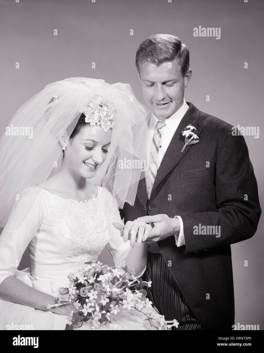Black woman marrying white man hi-res stock photography and images - Alamy