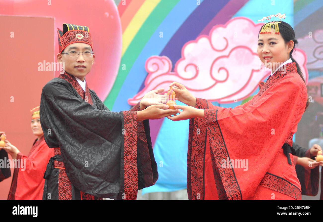 Hanfu china couple hi-res stock photography and images - Alamy