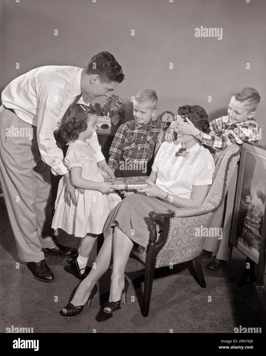 1950s family portrait father man hi-res stock photography and images ...