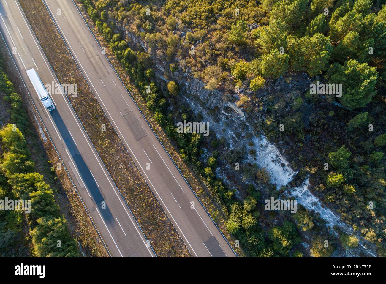 Aerial view of a stretch of expressway and a truck in traffic Stock ...