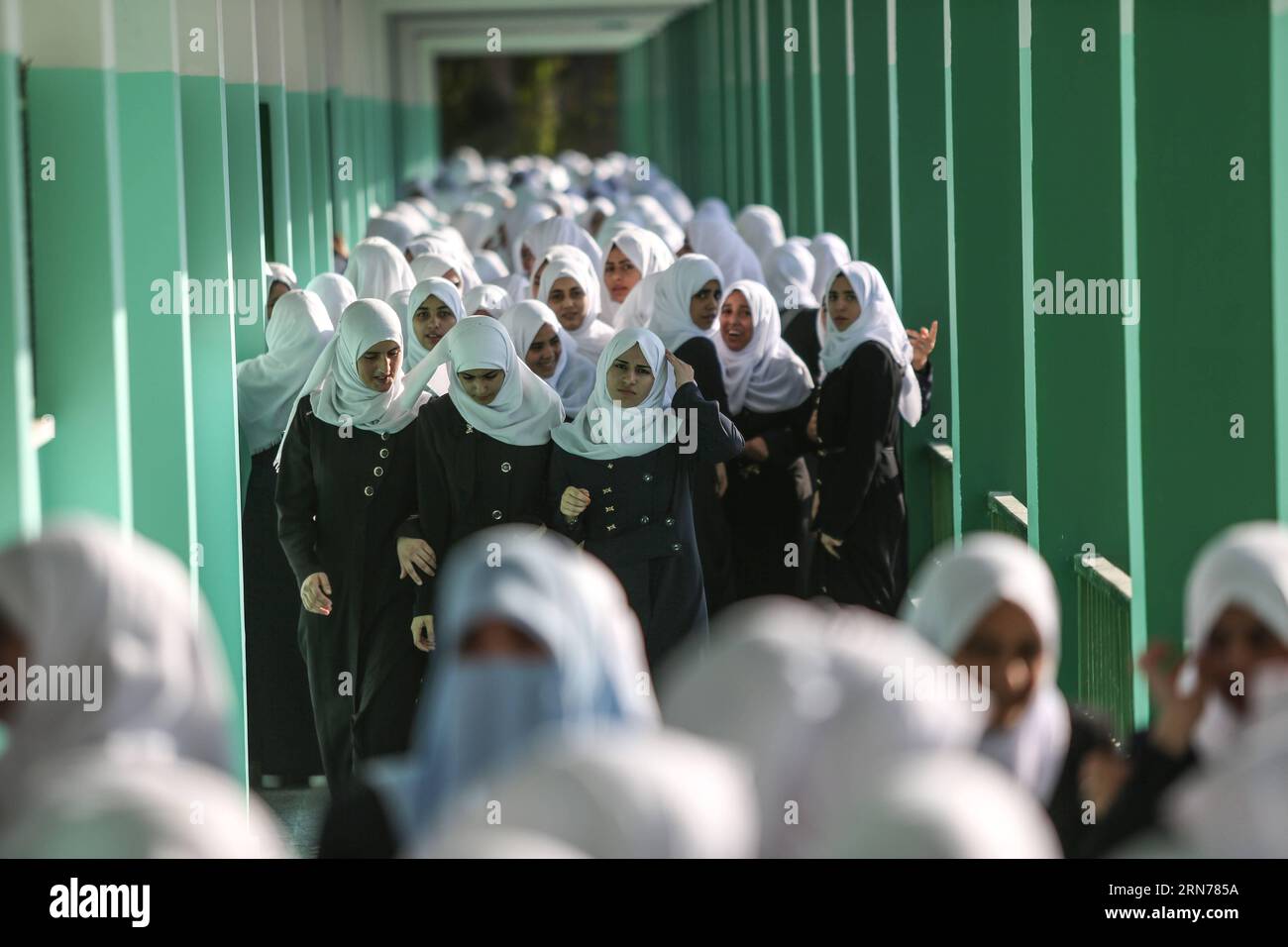 Gaza and palestinian school girls hi-res stock photography and images ...