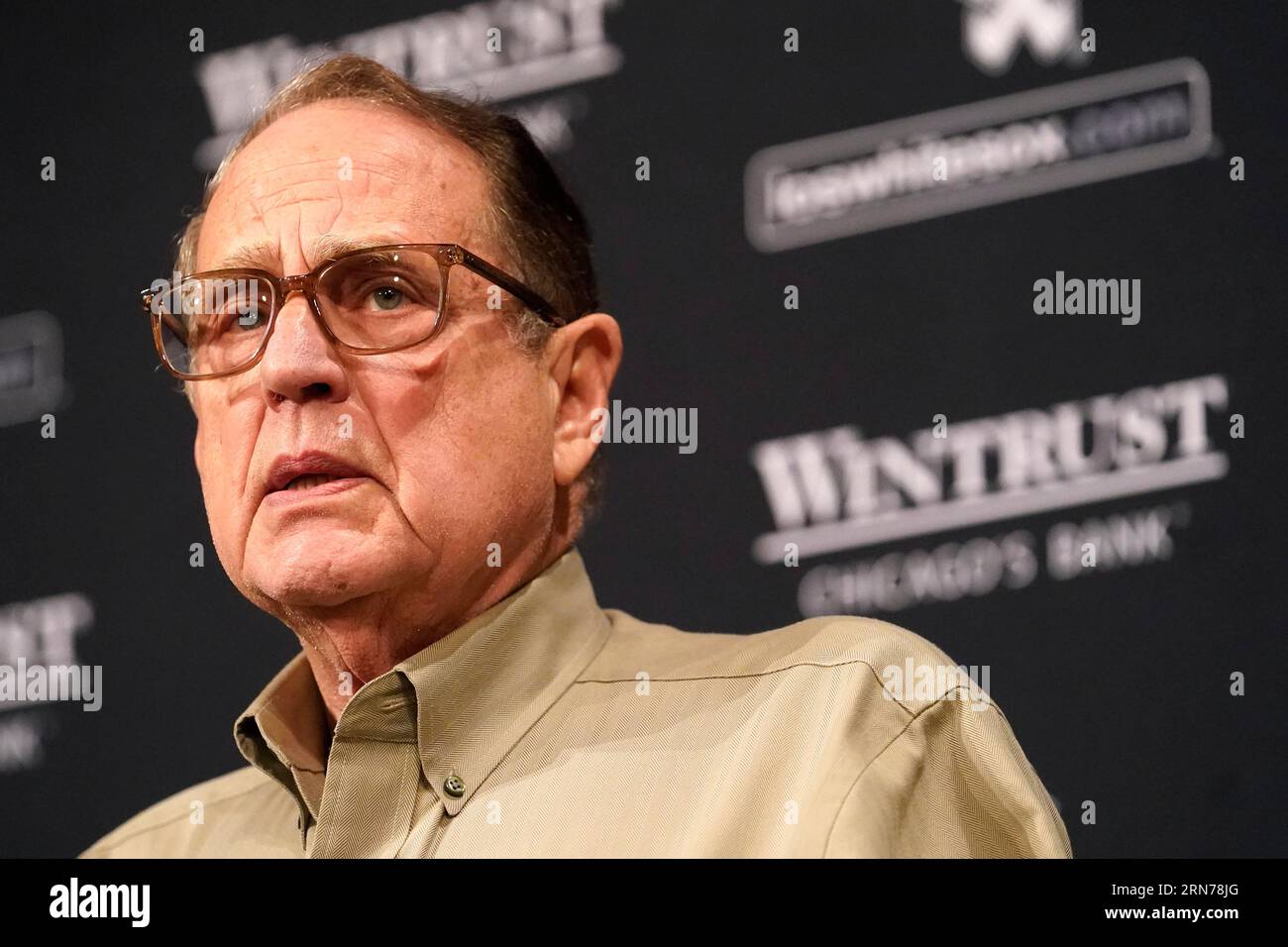 Chicago White Sox chairman Jerry Reinsdorf introduces Chris Getz as ...