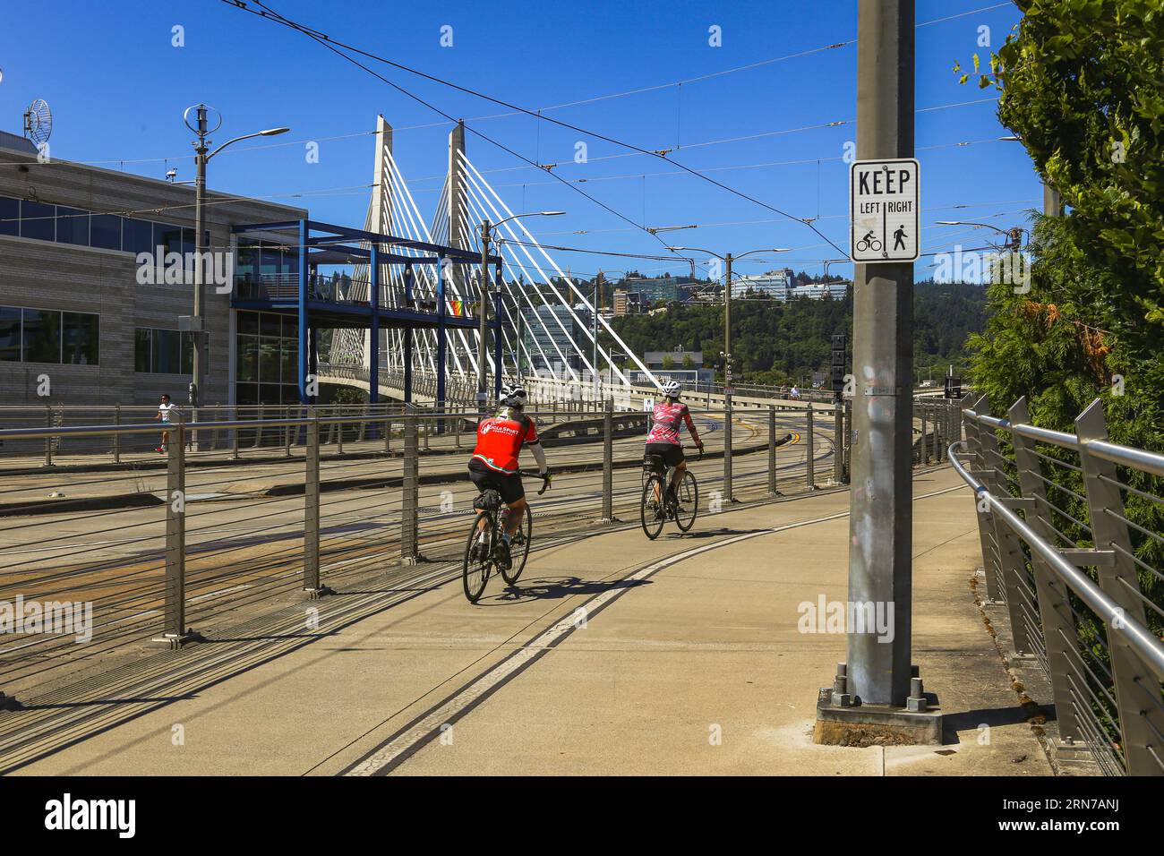 Portland tilikum bridge hi-res stock photography and images - Alamy