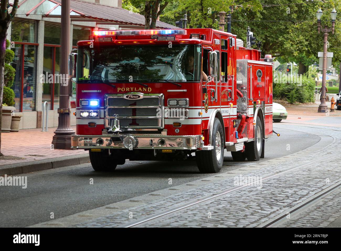 Fire engine lights hi-res stock photography and images - Alamy