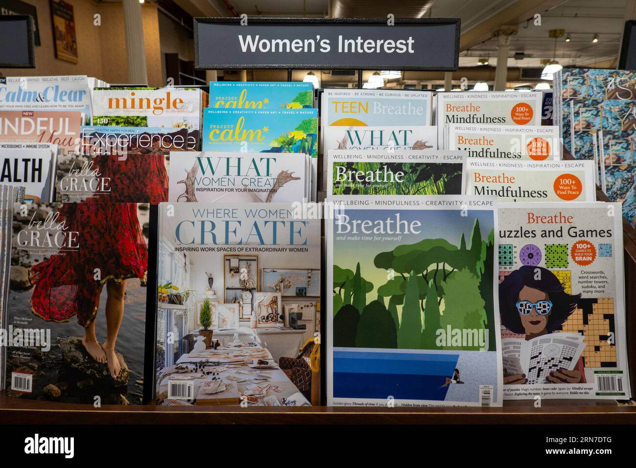 Large selection of magazines hi-res stock photography and images - Alamy