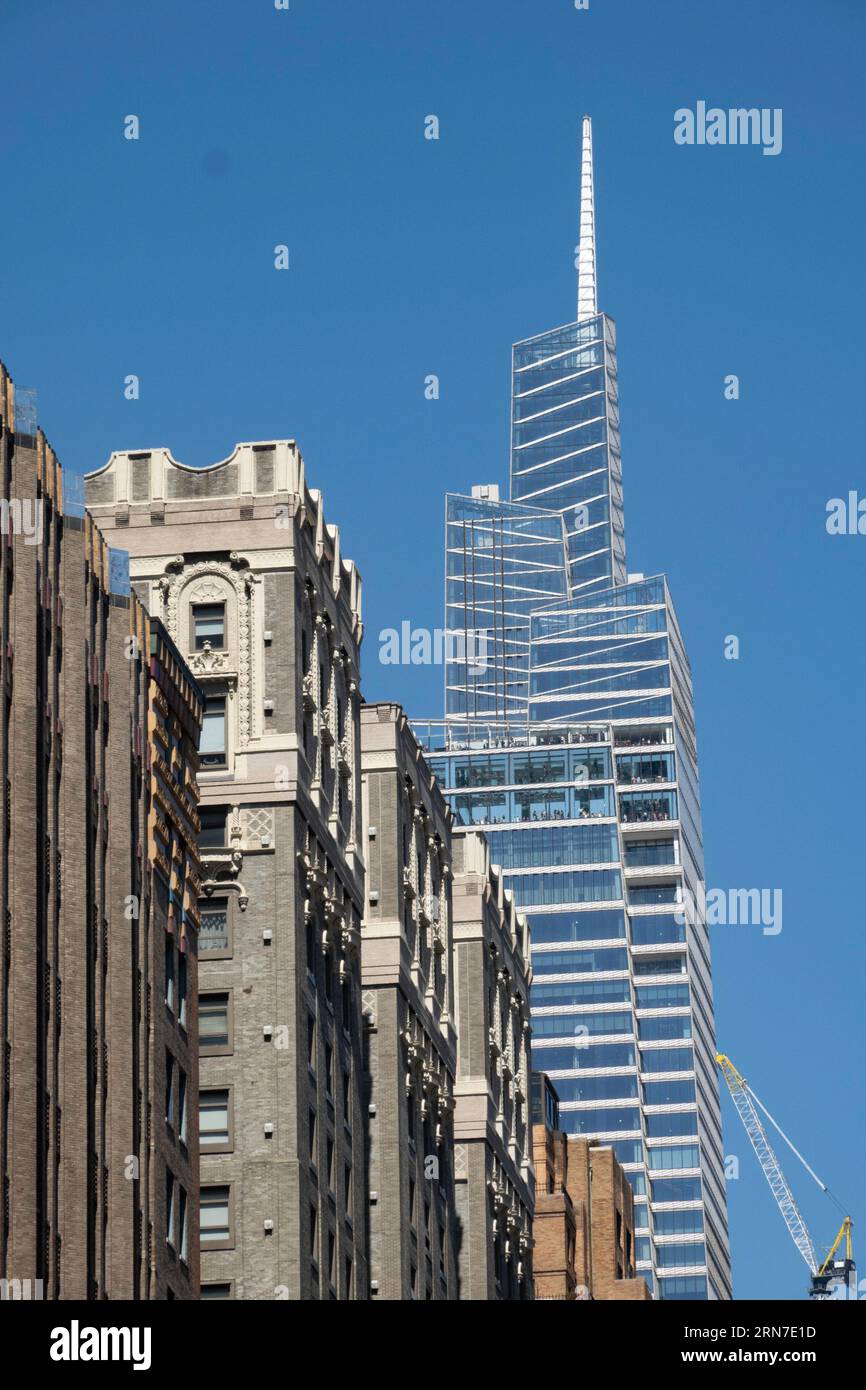One Vanderbilt Tower looms over 4 Park Avenue skyscrapers in the ...