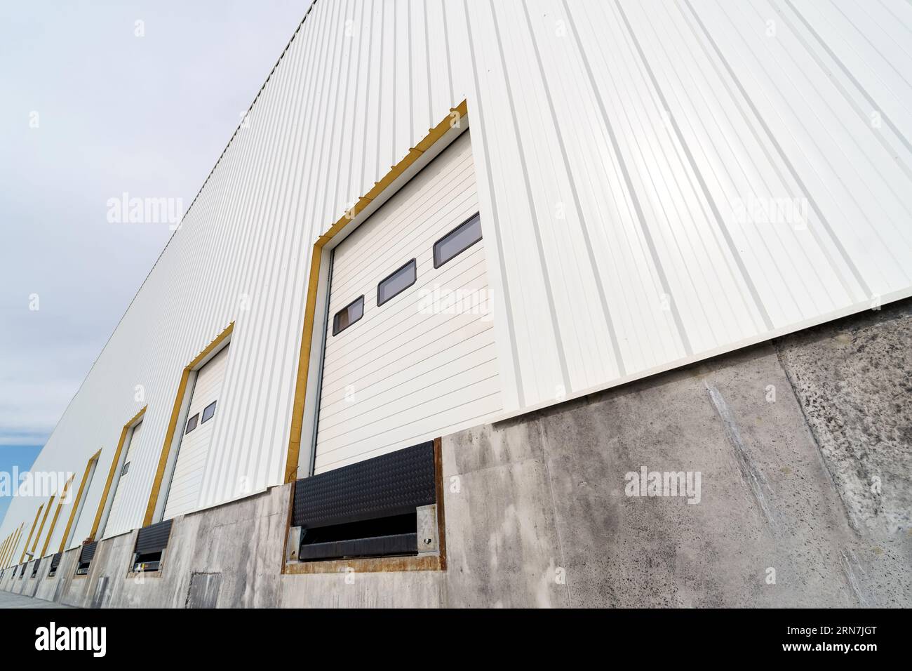Warehouse ramp hi-res stock photography and images - Alamy