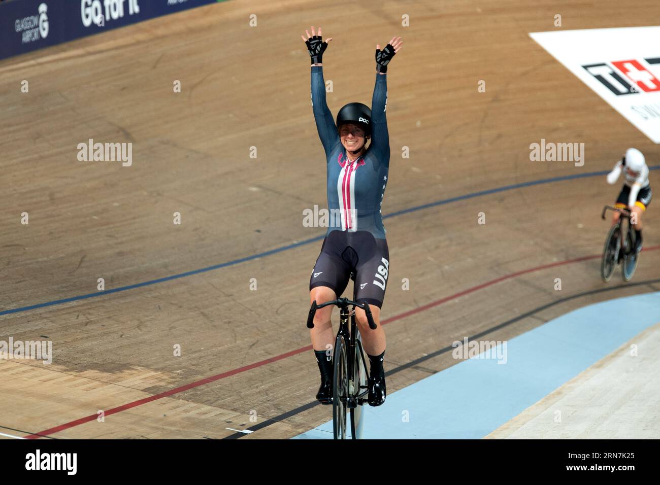 Jennifer Valente of the USA celebrates after winning the world ...