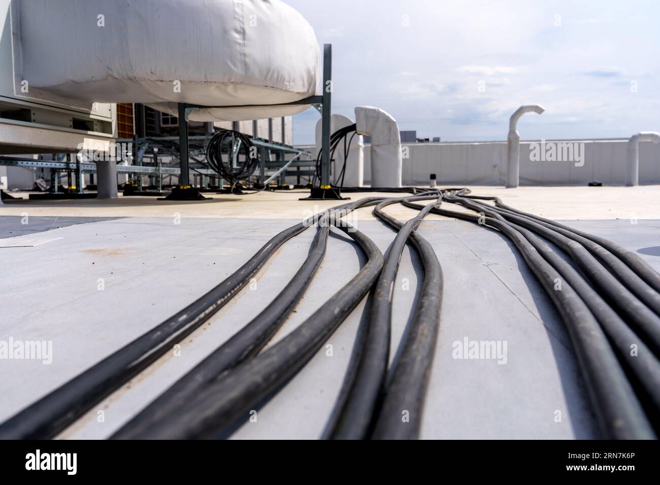 Cable laying systems hi-res stock photography and images - Alamy