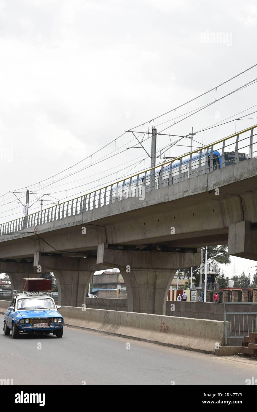(150921) -- ADDIS ABABA, Sept. 20, 2015 -- A train of the light rail ...