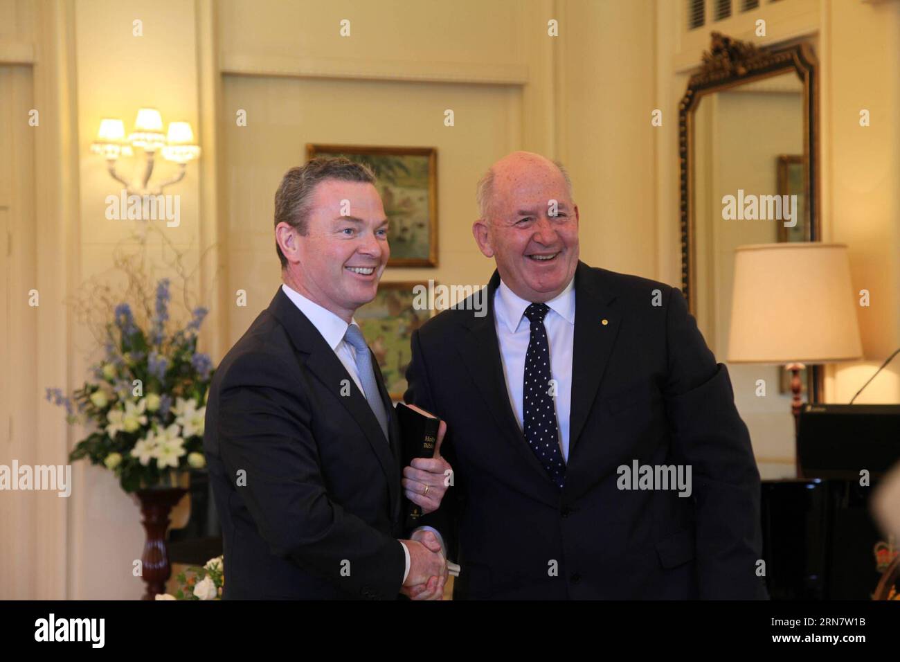 New cabinet of australian government hi-res stock photography and ...