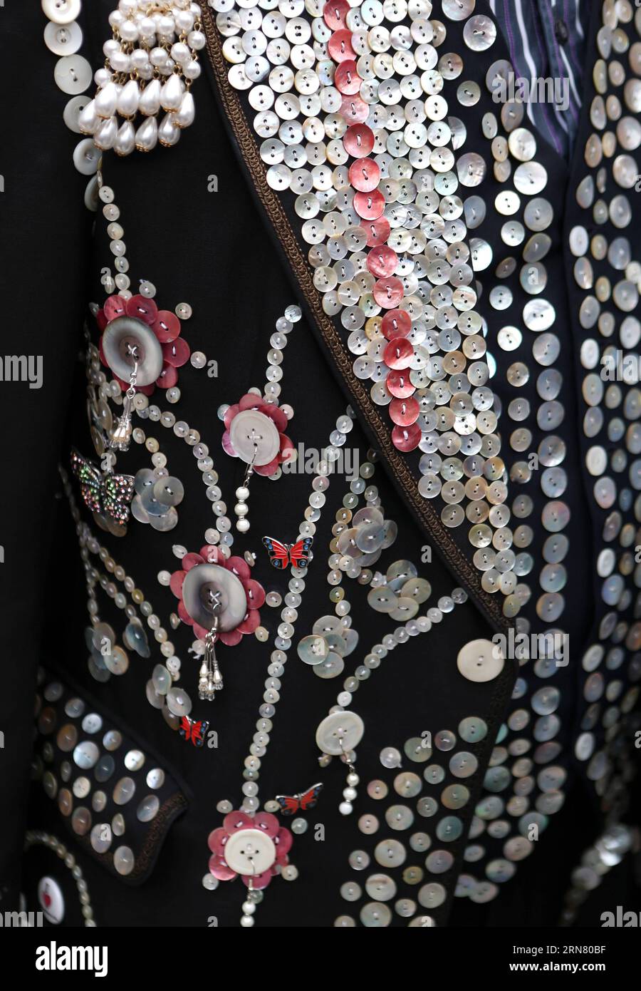 London costermonger hi-res stock photography and images - Alamy