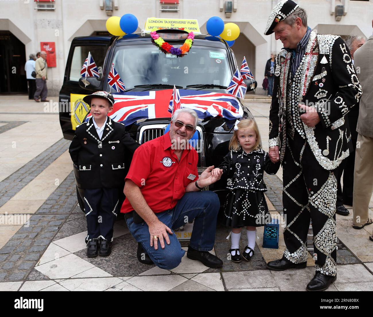 London costermonger hi-res stock photography and images - Alamy