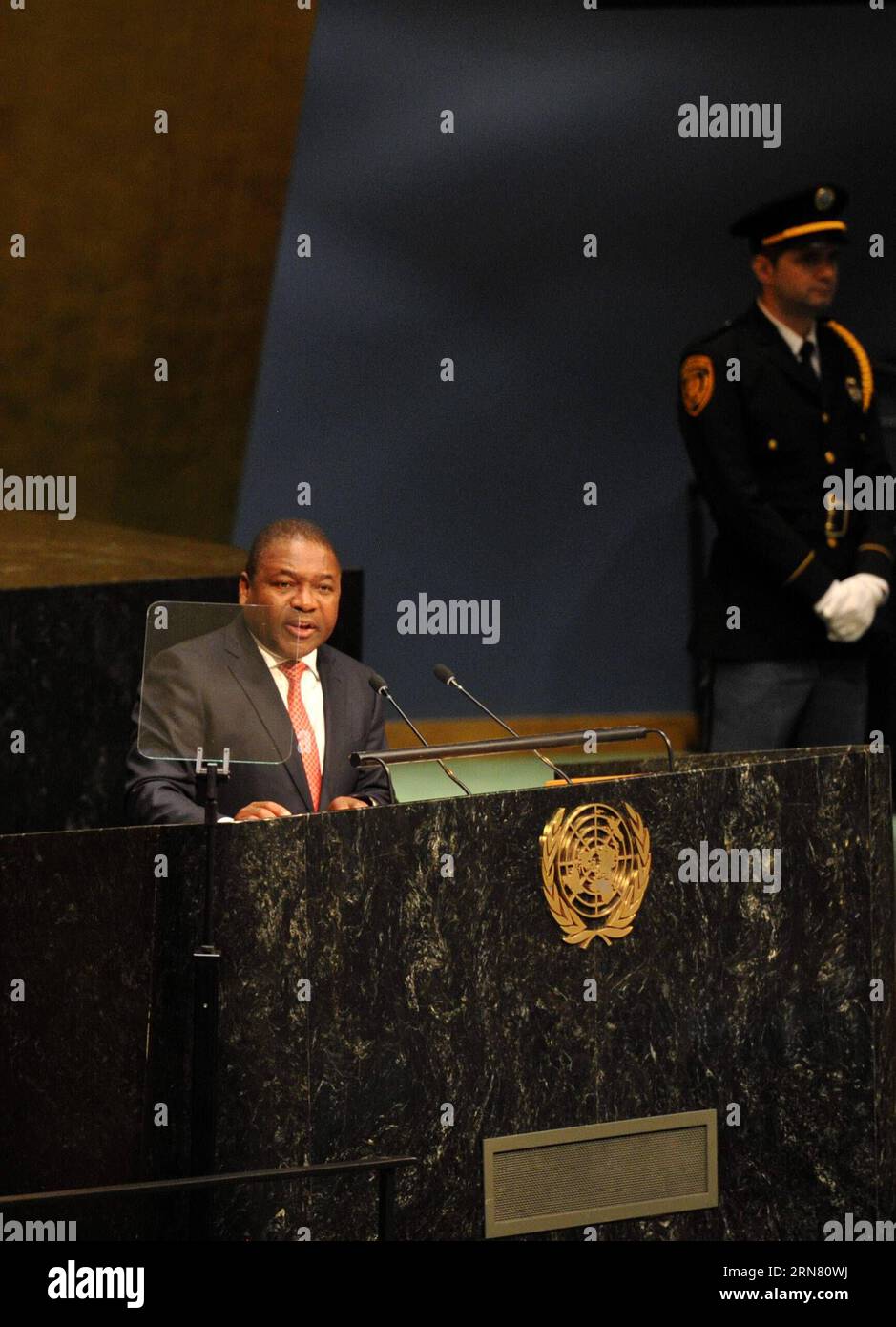 (150928) -- NEW YORK, Sept. 28, 2015 -- Mozambique s President Filipe ...