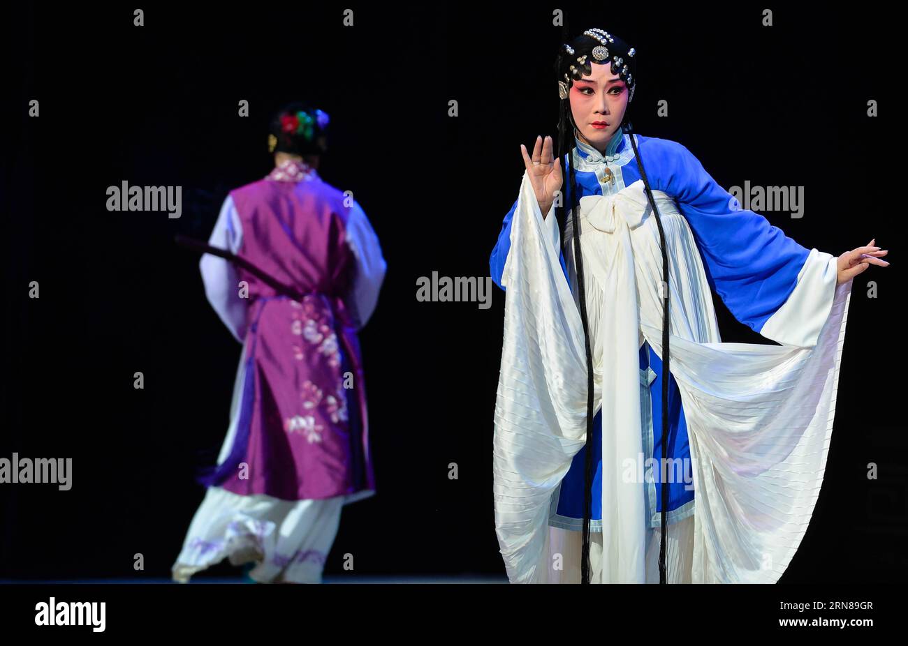 Taiwan traditional theatre center hi-res stock photography and images ...