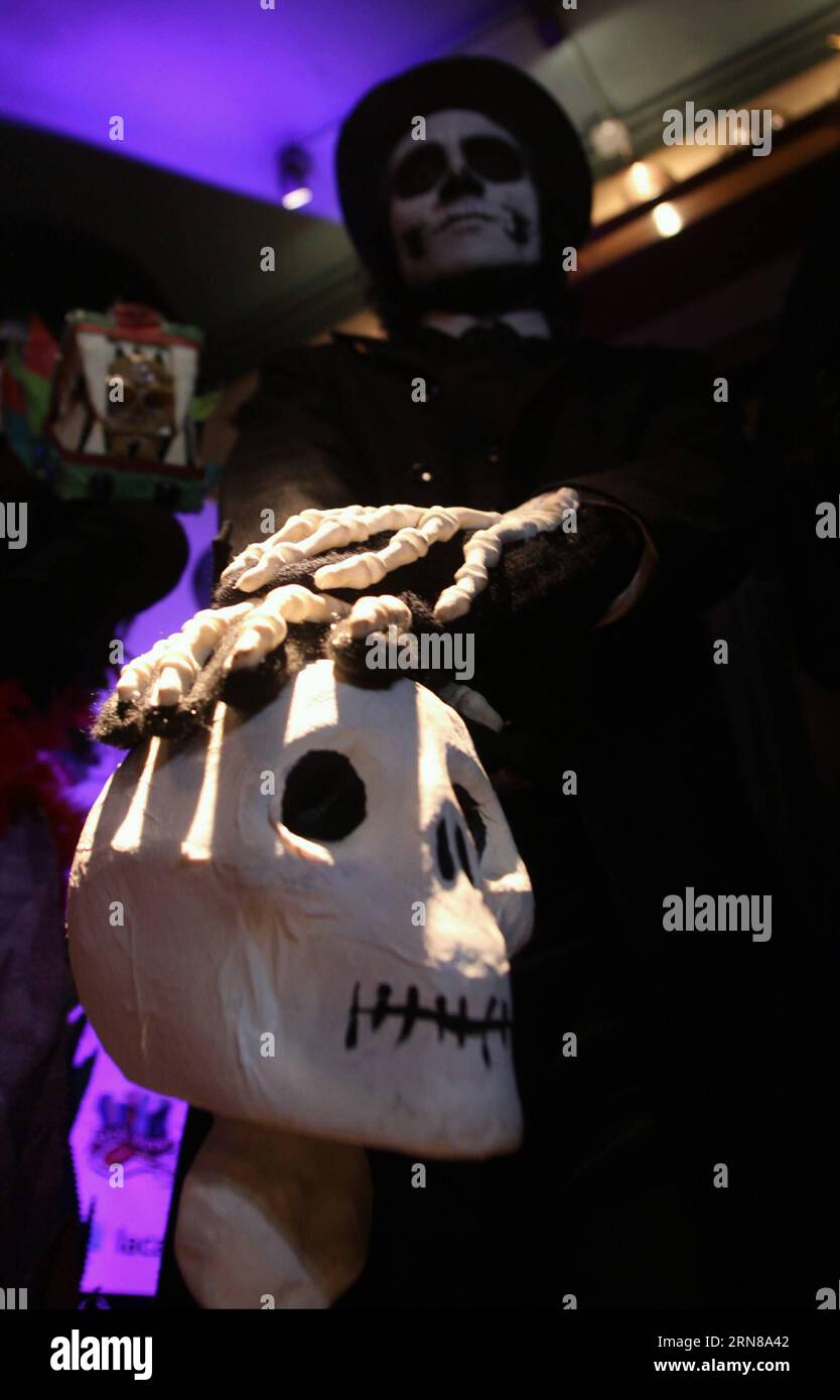 Pachucos hi-res stock photography and images - Alamy