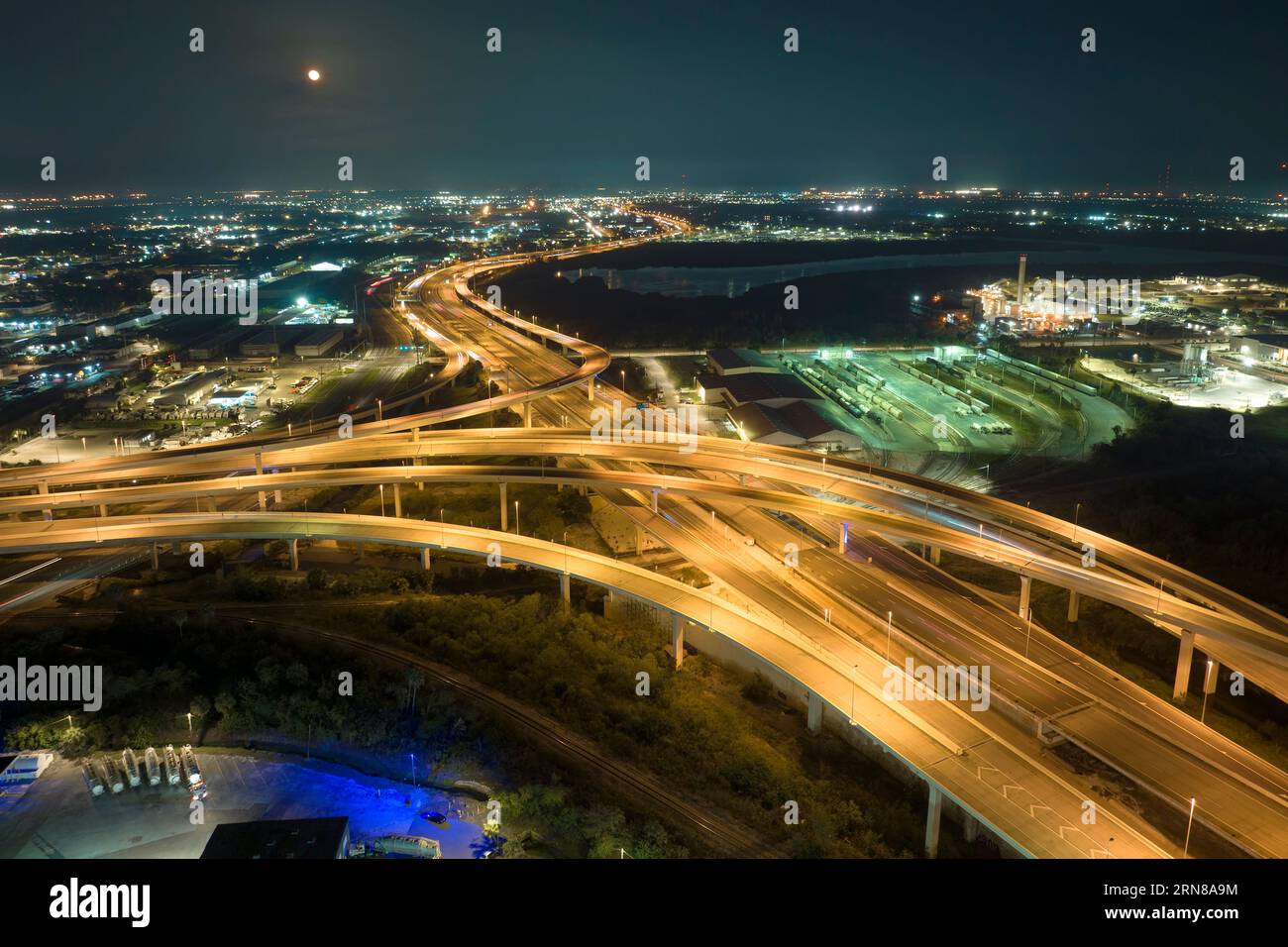 Tampa freeway interchange elevated road hi-res stock photography and ...