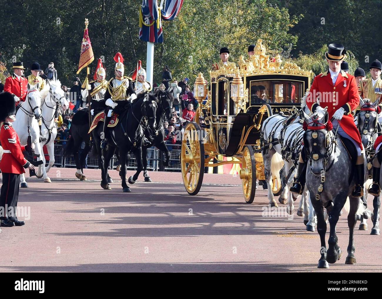 (151020) -- LONDON, Oct. 20, 2015 -- Chinese President Xi Jinping and ...
