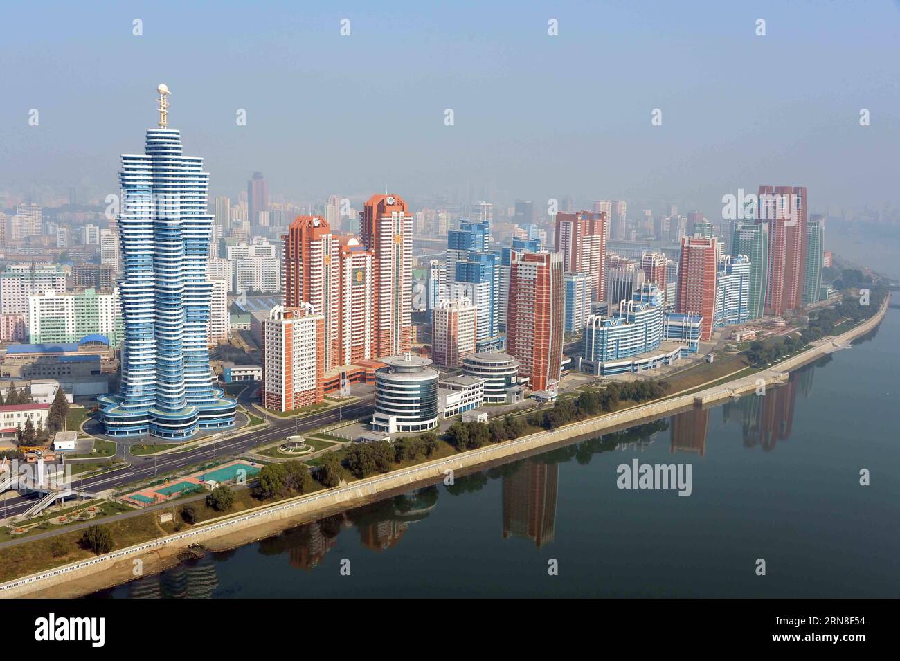 (151021) -- PYONGYANG, Oct. 21, 2015 -- Photo provided by Korean ...