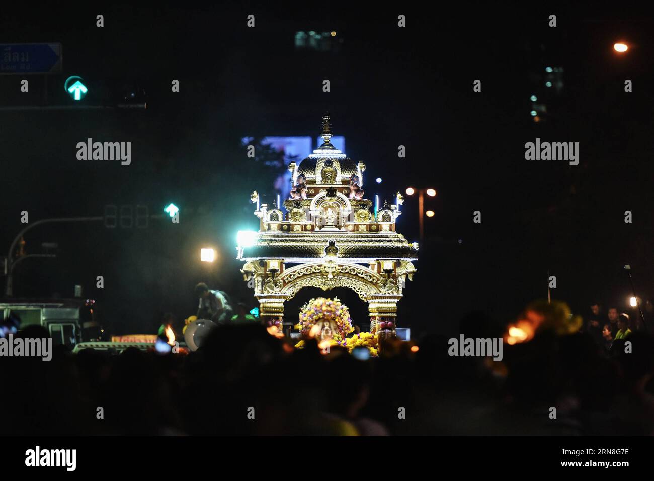 (151023) -- BANGKOK, Oct. 23, 2015 -- A float carrying the statue of a ...