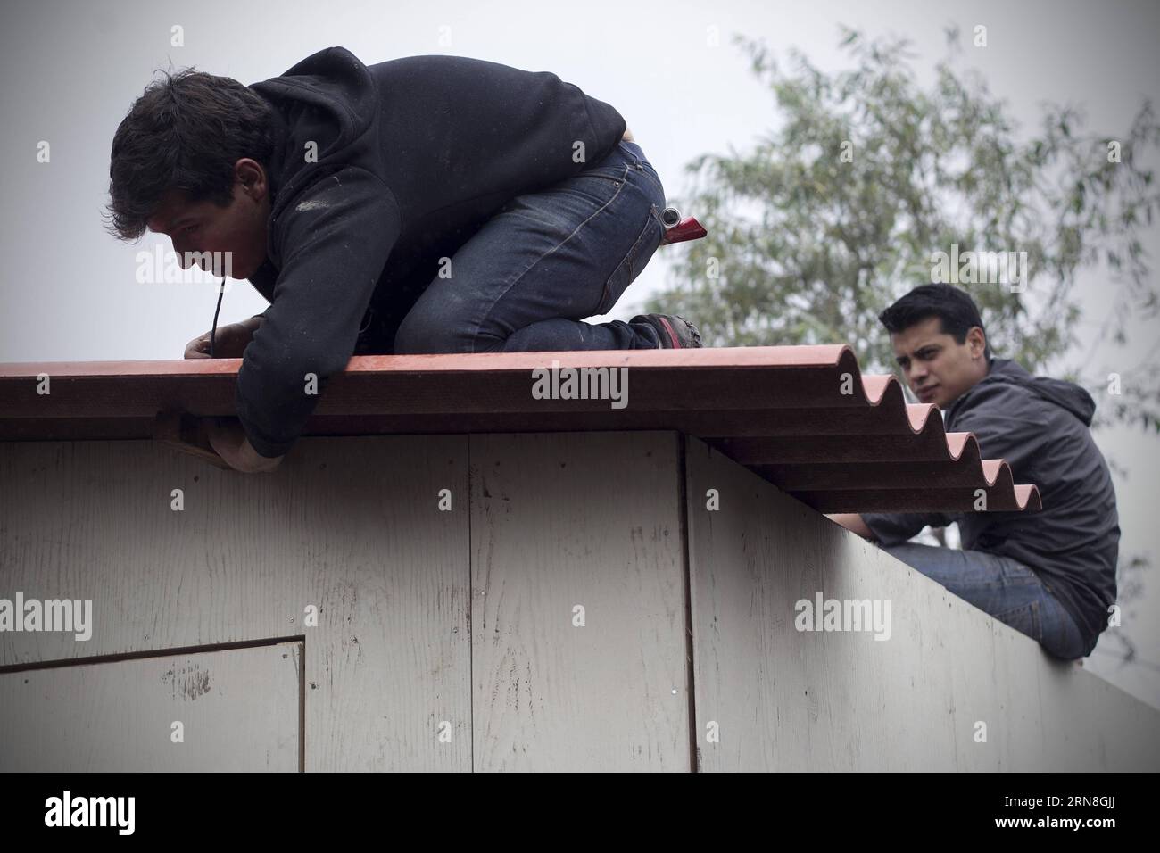 Techo helping hi-res stock photography and images - Alamy