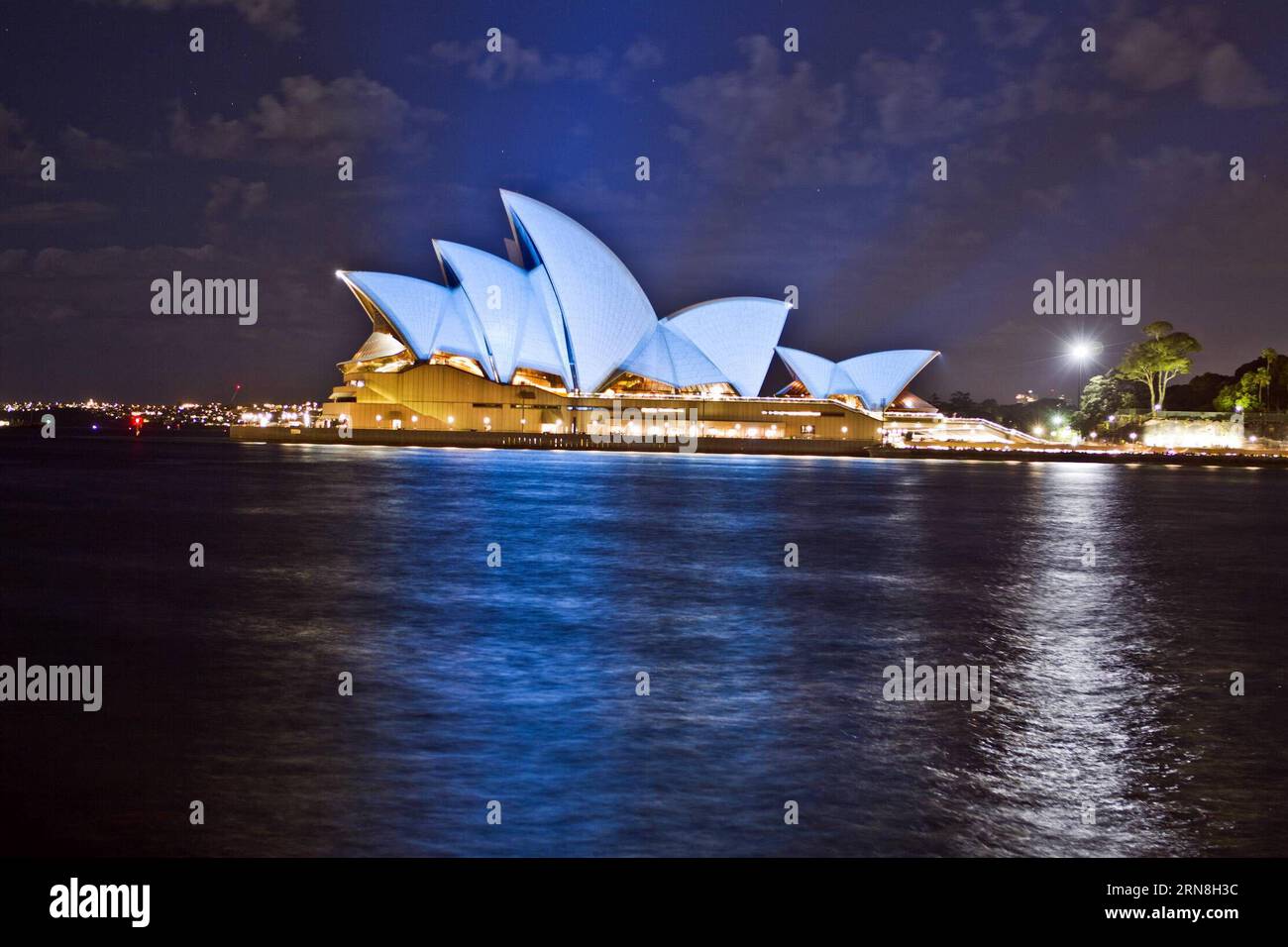 (151024) -- SYDNEY, Oct. 24, 2015 -- The Sydney Opera House is lit up ...