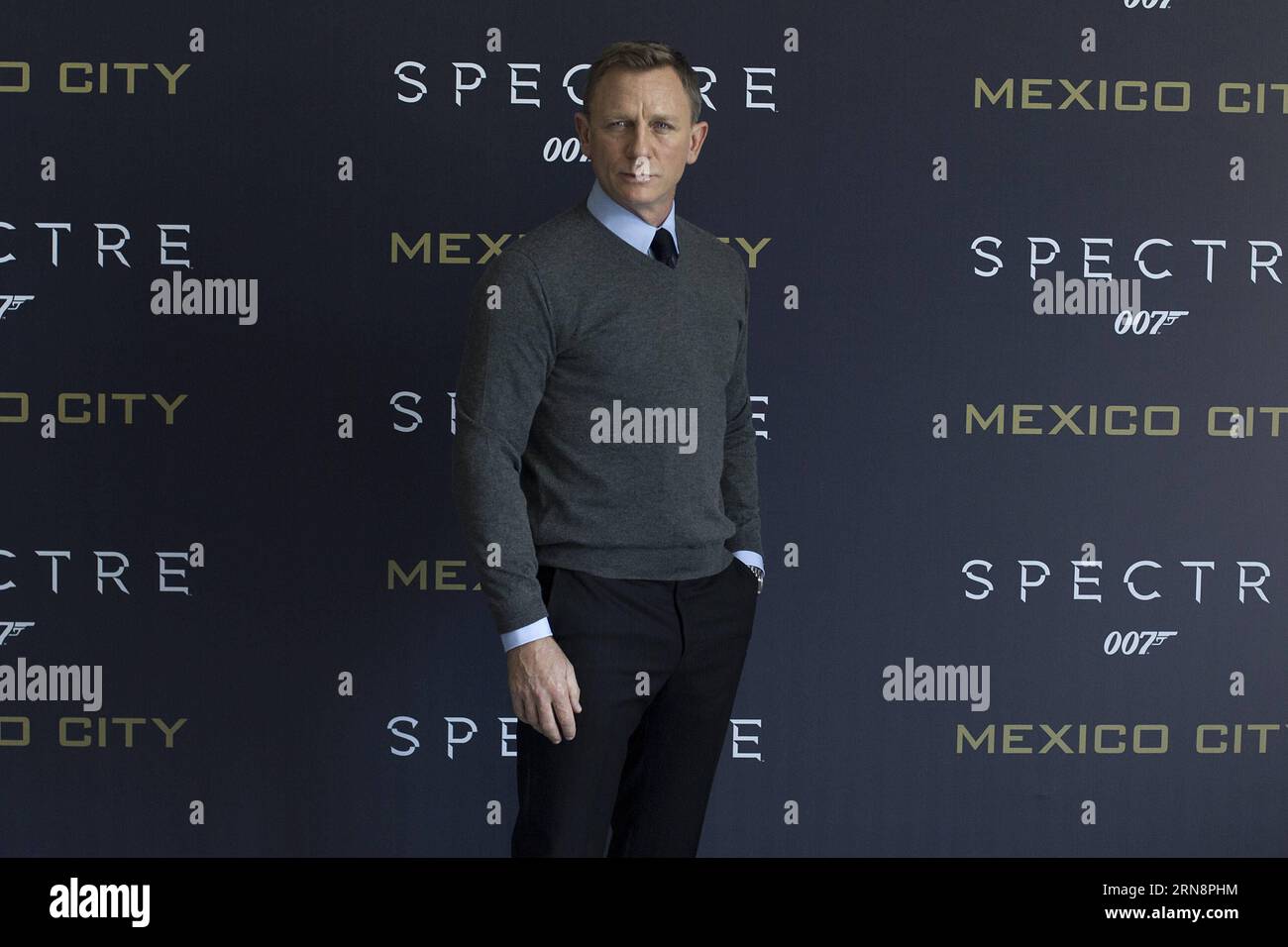 Daniel craig bond james spectre hi-res stock photography and images - Alamy