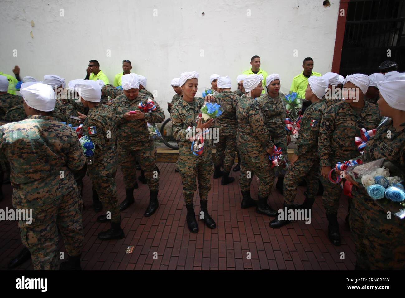 (151103) -- PANAMA CITY, Nov. 3, 2015 -- Female soldiers take part in a ...
