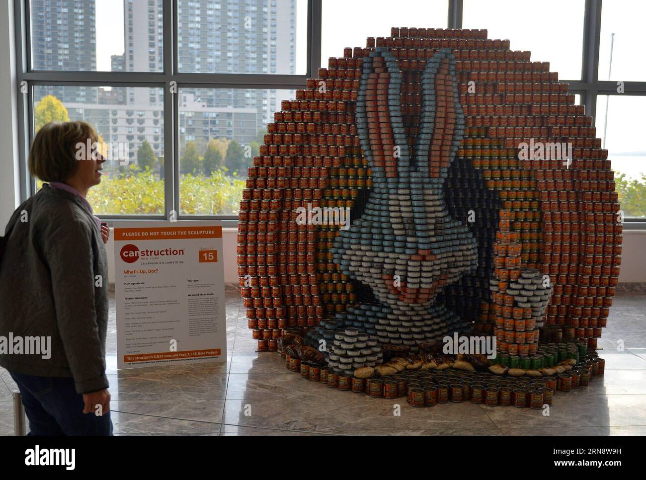 Donated canned food bank hi-res stock photography and images - Alamy