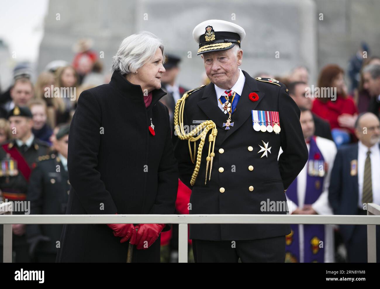 (151111) -- OTTAWA, Nov. 11, 2015 -- Silver Cross Mother Sheila Anderson (L) and Governor ...