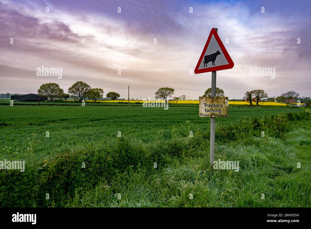 Road Signs and Direction Boards in the UK Stock Photo - Alamy