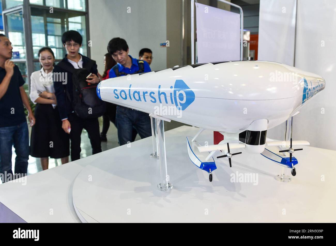 Ship model hi hi-res stock photography and images - Alamy