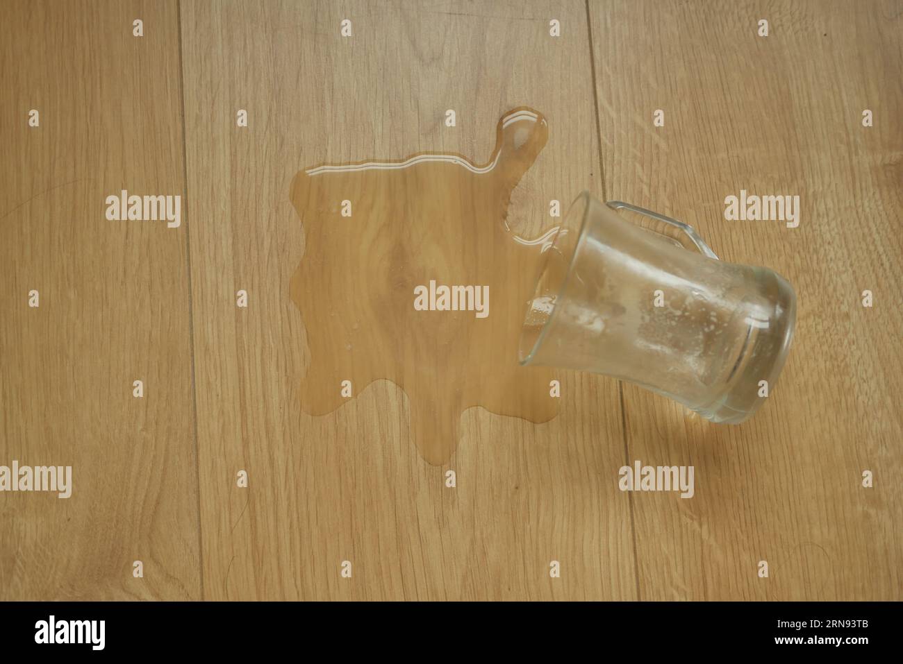 Water spilled on floor hi-res stock photography and images - Alamy
