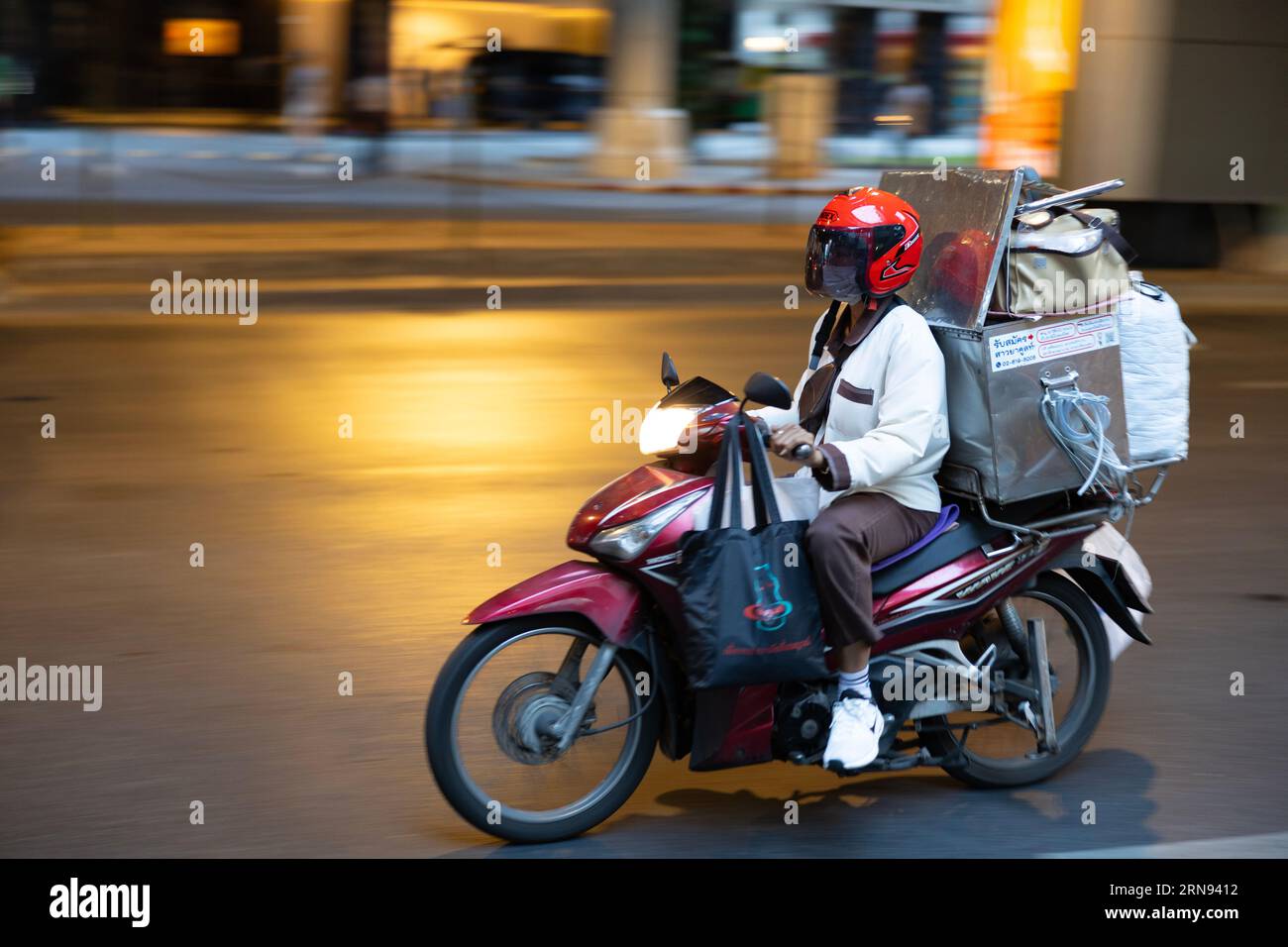 Motorcycle delivery hi-res stock photography and images - Alamy