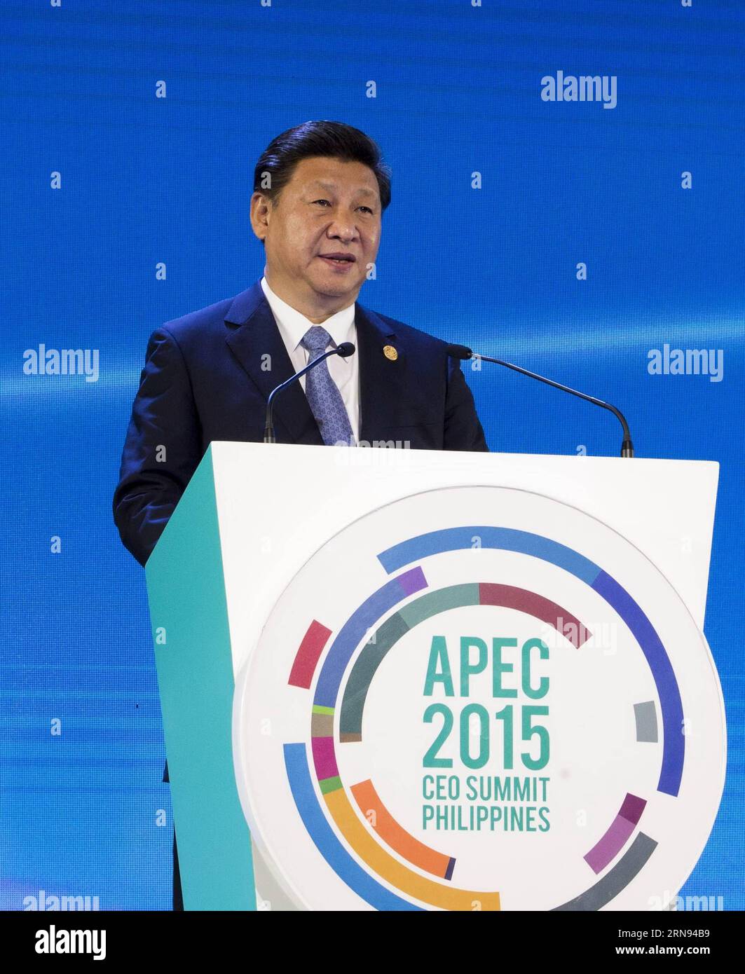 (151118) -- MANILA, Nov. 18, 2015 -- Chinese President Xi Jinping ...
