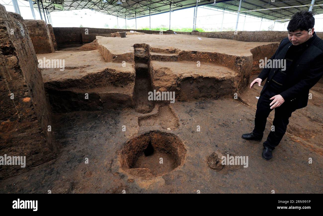 Chinese neolithic hi-res stock photography and images - Alamy