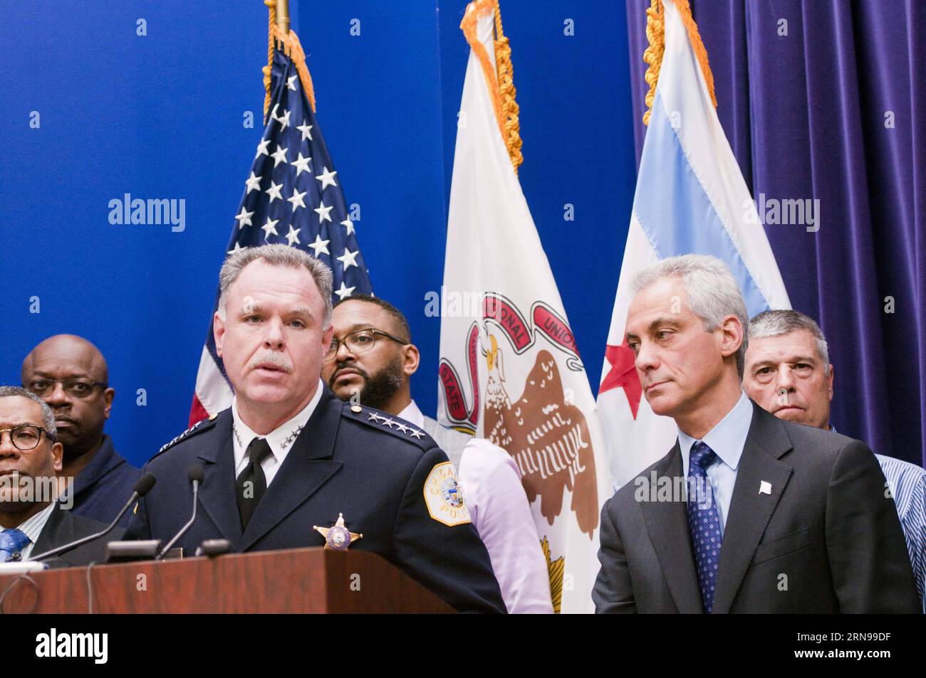 Us chicago police shootng hi-res stock photography and images - Alamy