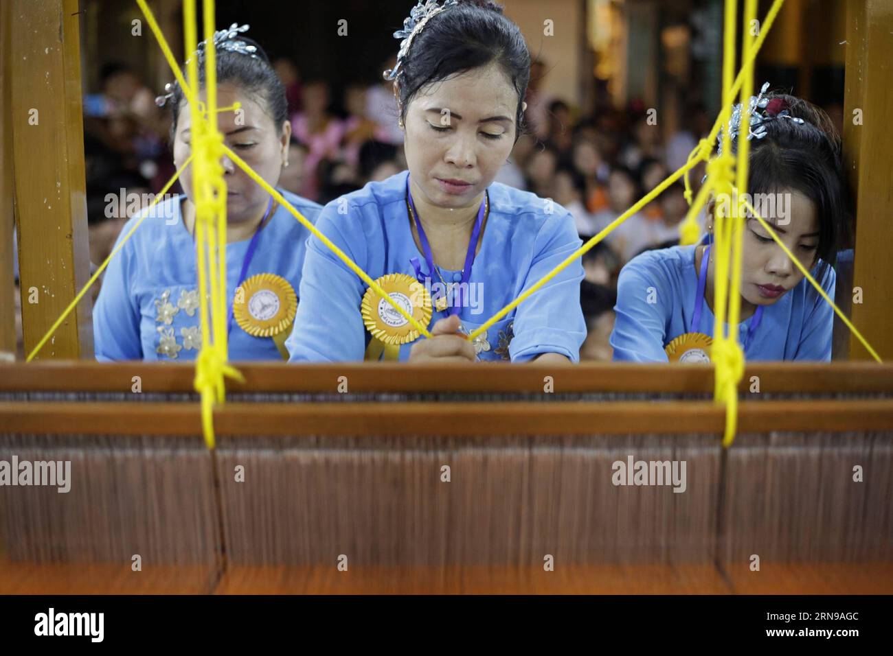 Myanmar weaving robe hi-res stock photography and images - Alamy