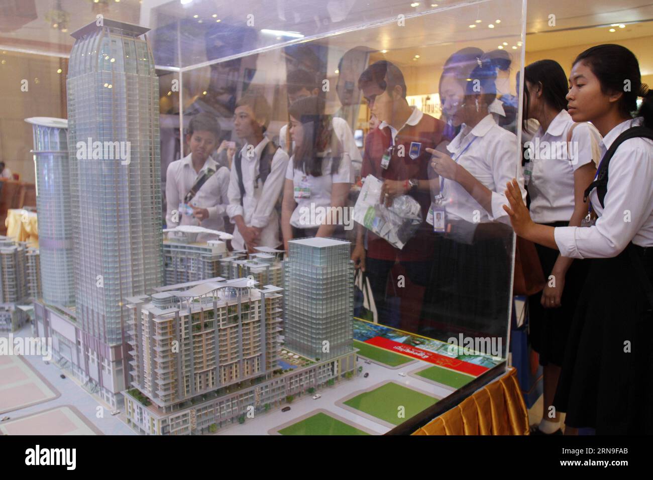 High rise buildings in phnom penh hi-res stock photography and images ...