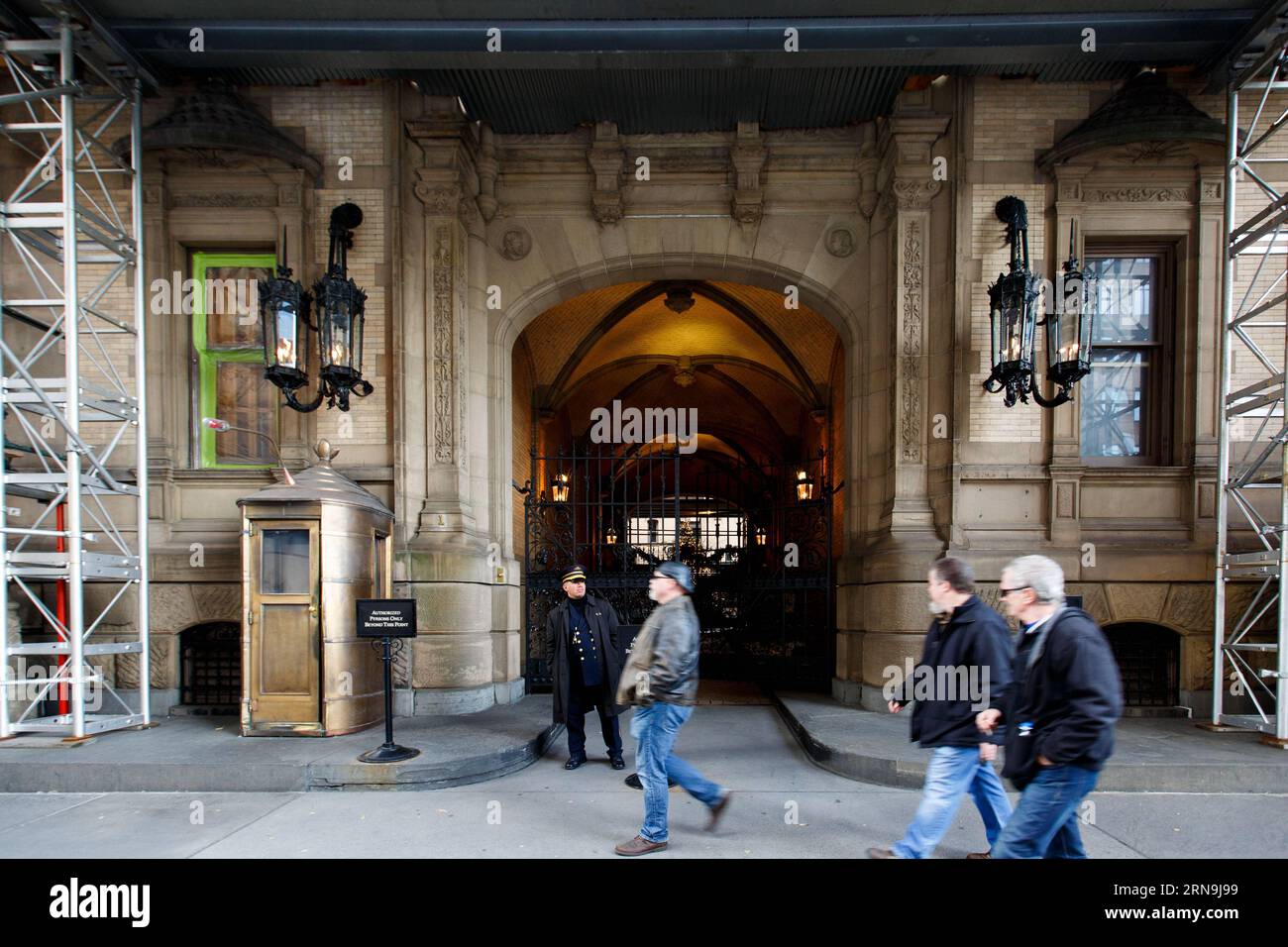 Death john lennon 1980 hi-res stock photography and images - Alamy