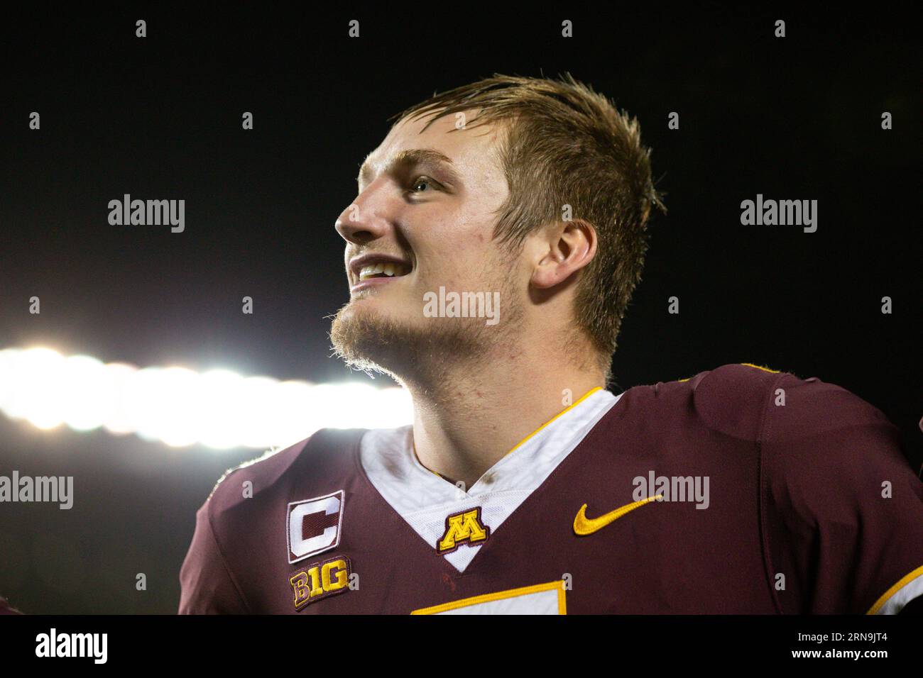 MINNEAPOLIS, MN - AUGUST 31: Minnesota Golden Gophers quarterback Athan ...