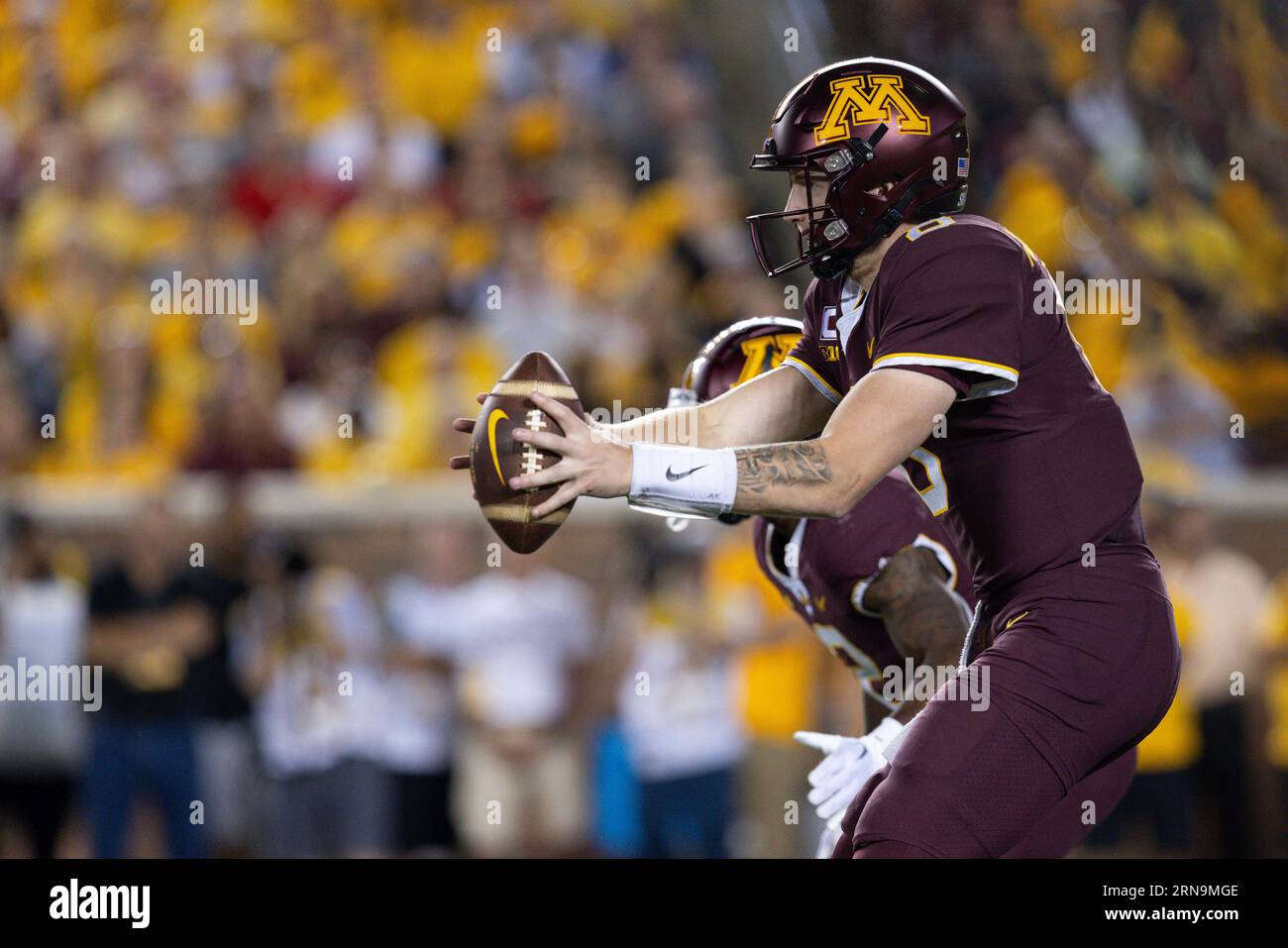 MINNEAPOLIS, MN - AUGUST 31: Minnesota Golden Gophers quarterback Athan ...