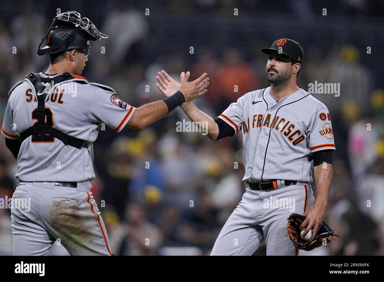 San Francisco Giants relief pitcher Scott Alexander, right, celebrates ...