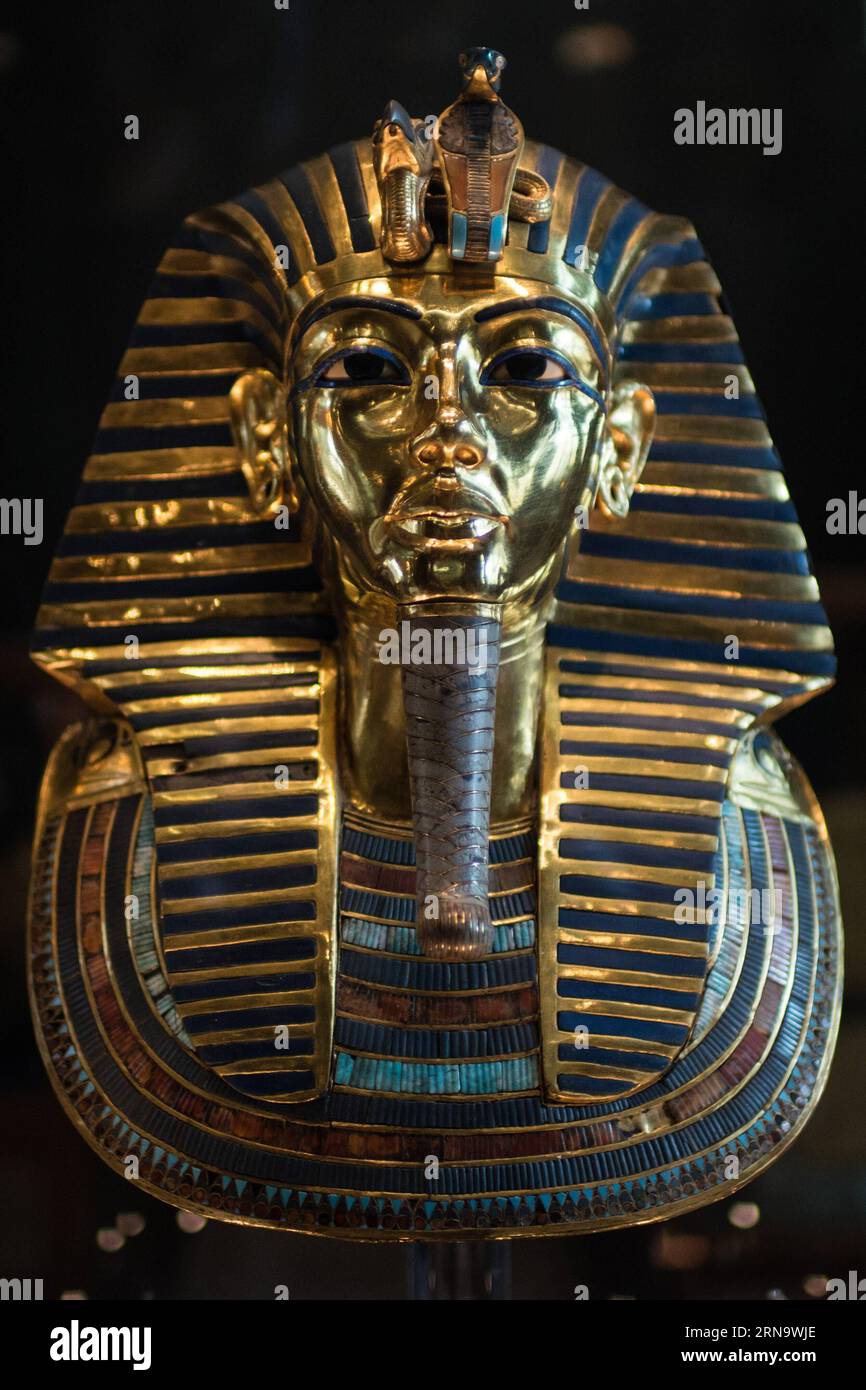 (151221) -- CAIRO, Dec. 21, 2015 -- The newly-repaired golden mask of ...
