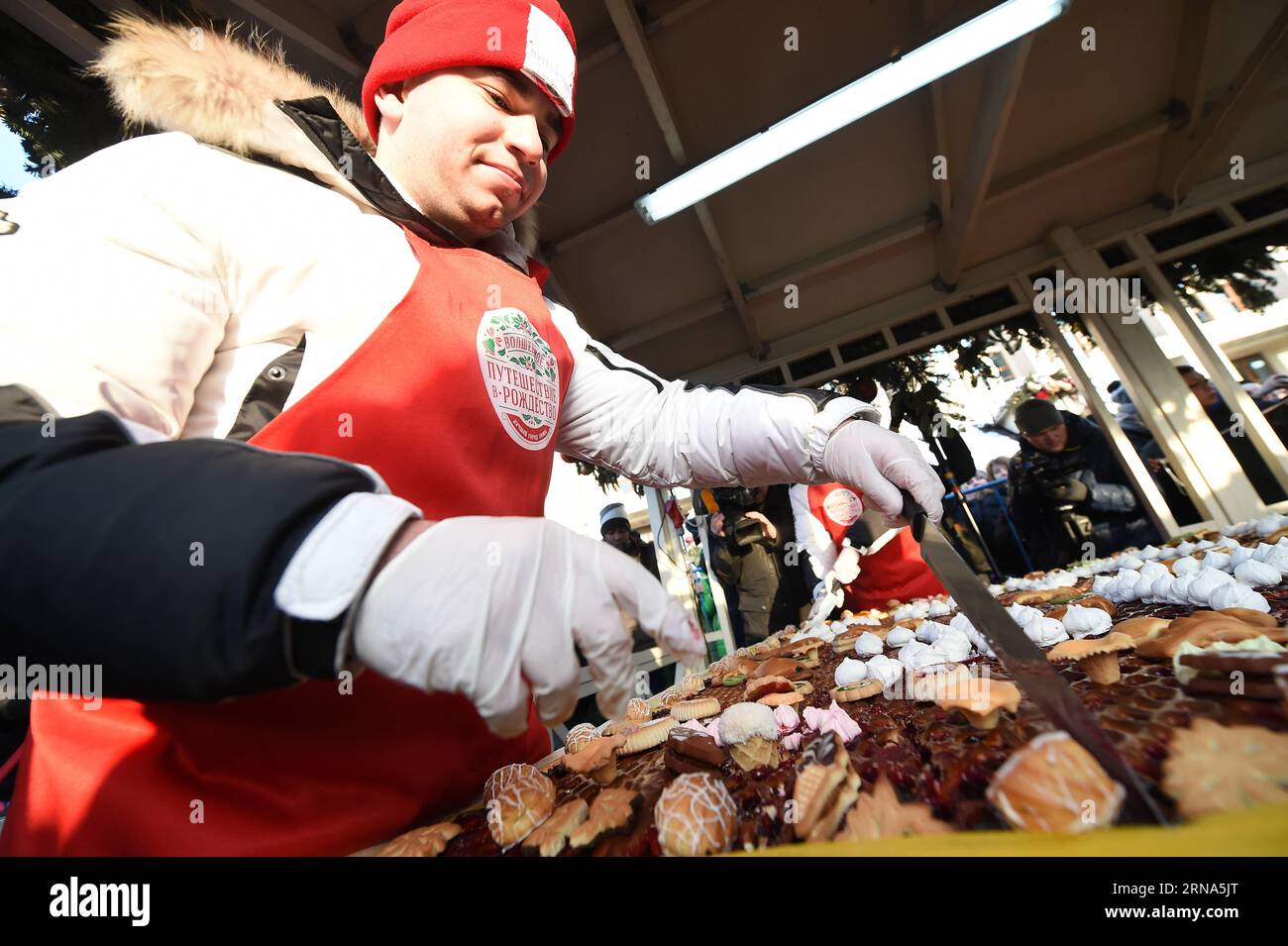 Giant apple pie hi-res stock photography and images - Alamy