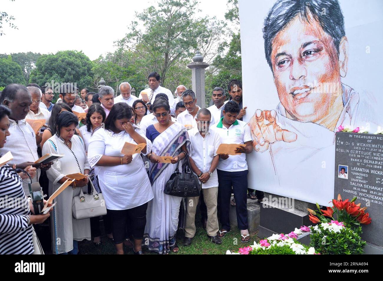 Sri lankan editor hi-res stock photography and images - Alamy