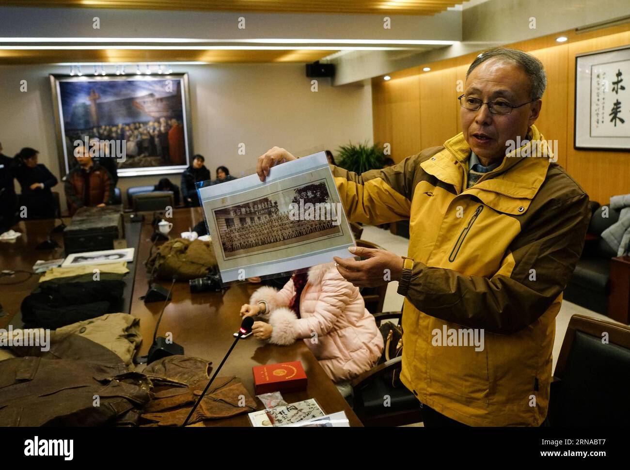 Donator Zhang Ang, son of Zhang Yisheng, a deceased Flying Tigers ...