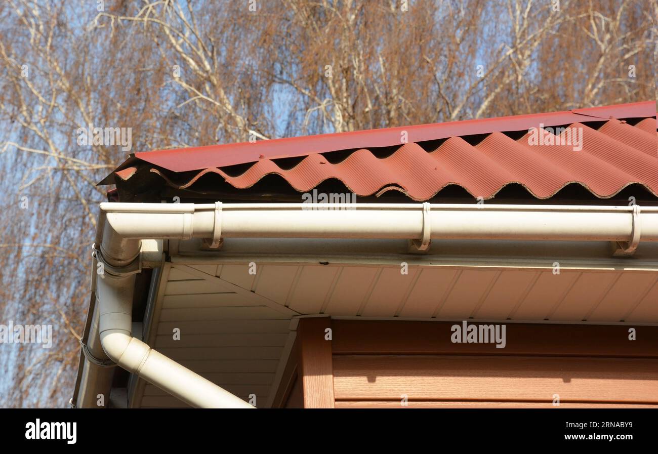 Bitumen corrugated sheets hi-res stock photography and images - Alamy