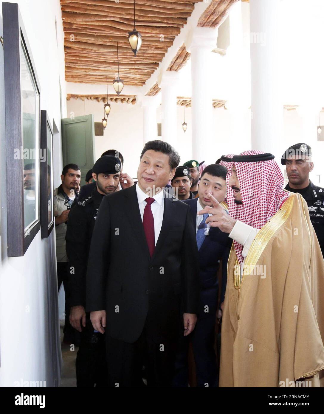 (160120) -- RIYADH, Jan. 20, 2016 -- Chinese President Xi Jinping (L ...