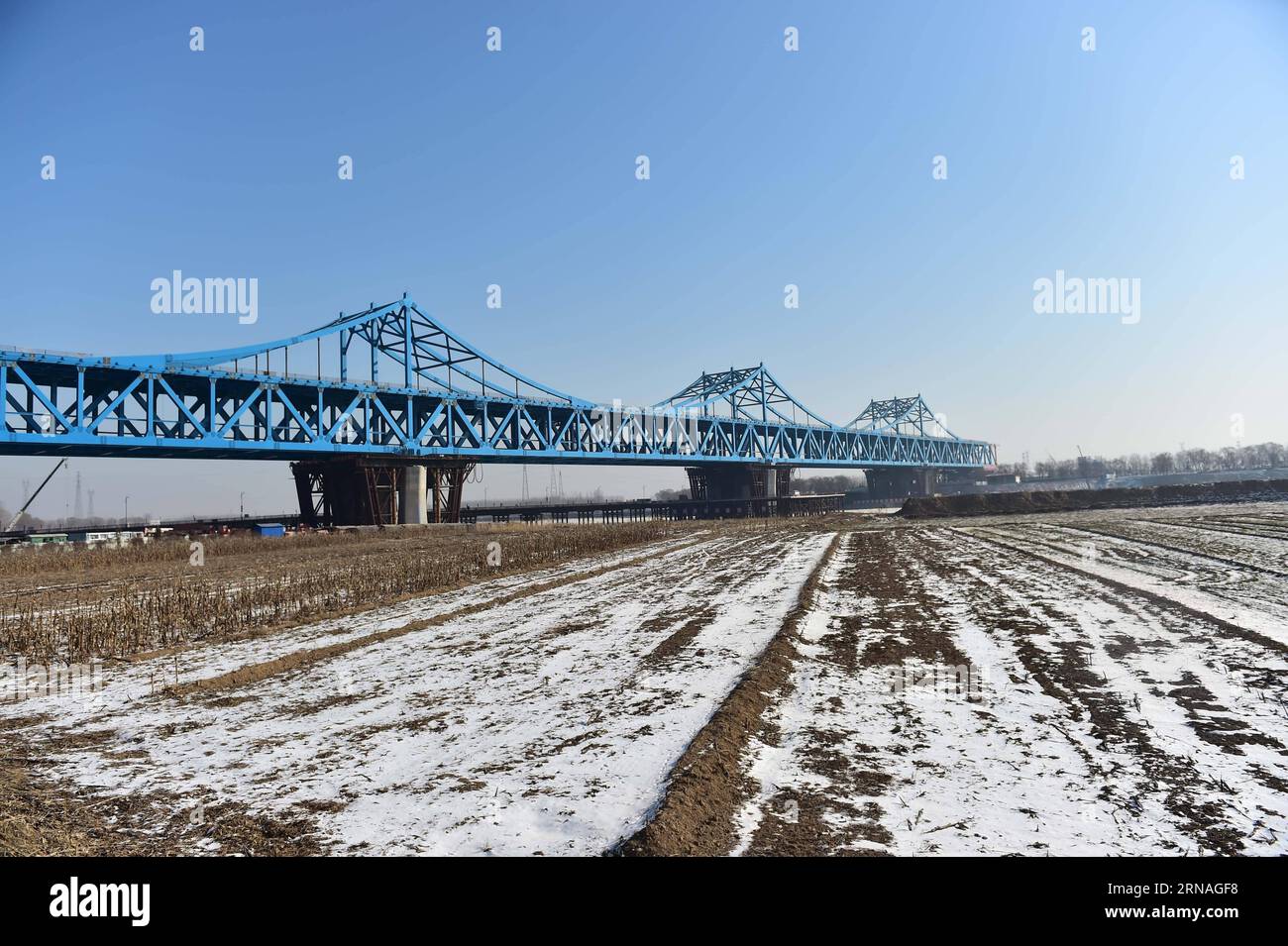 Double line railway bridge hi-res stock photography and images - Alamy